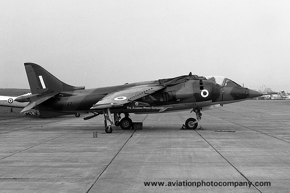 The Aviation Photo Company | Harrier/AV-8 | RAF Harrier Conversion ...