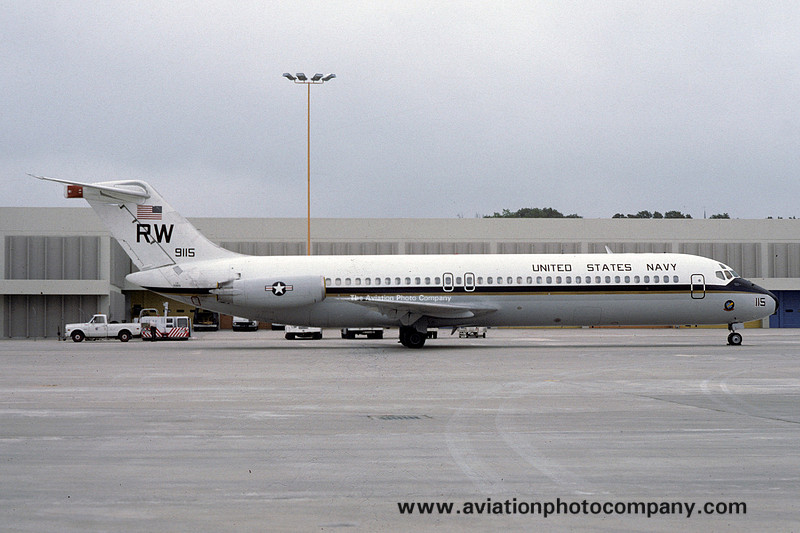 The Aviation Photo Company | Douglas DC-9/MD-80/717 | US Navy VR-30 ...