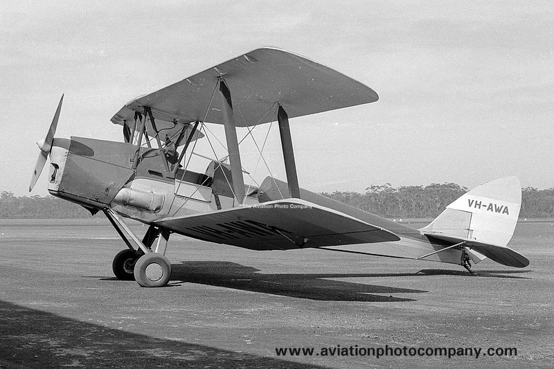 The Aviation Photo Company | Archive | De Havilland Tiger Moth VH-AWA ...
