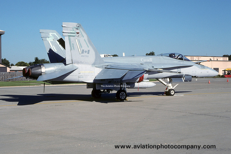 The Aviation Photo Company | F-18 Hornet | Canadian Air Force 433 ...